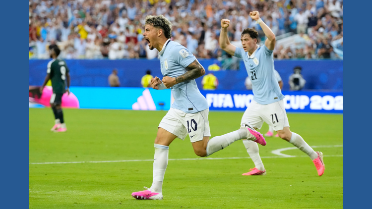 Uruguay's Maxi Araújo scores equalizer in 1-1 World Cup draw with Saudi ...