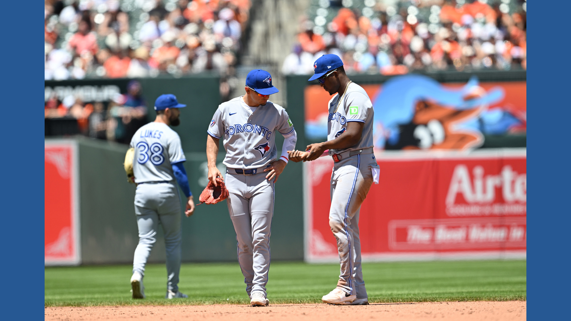 Jays OF Jesús Sánchez suffers right wrist bruise on ball thrown by kid ...