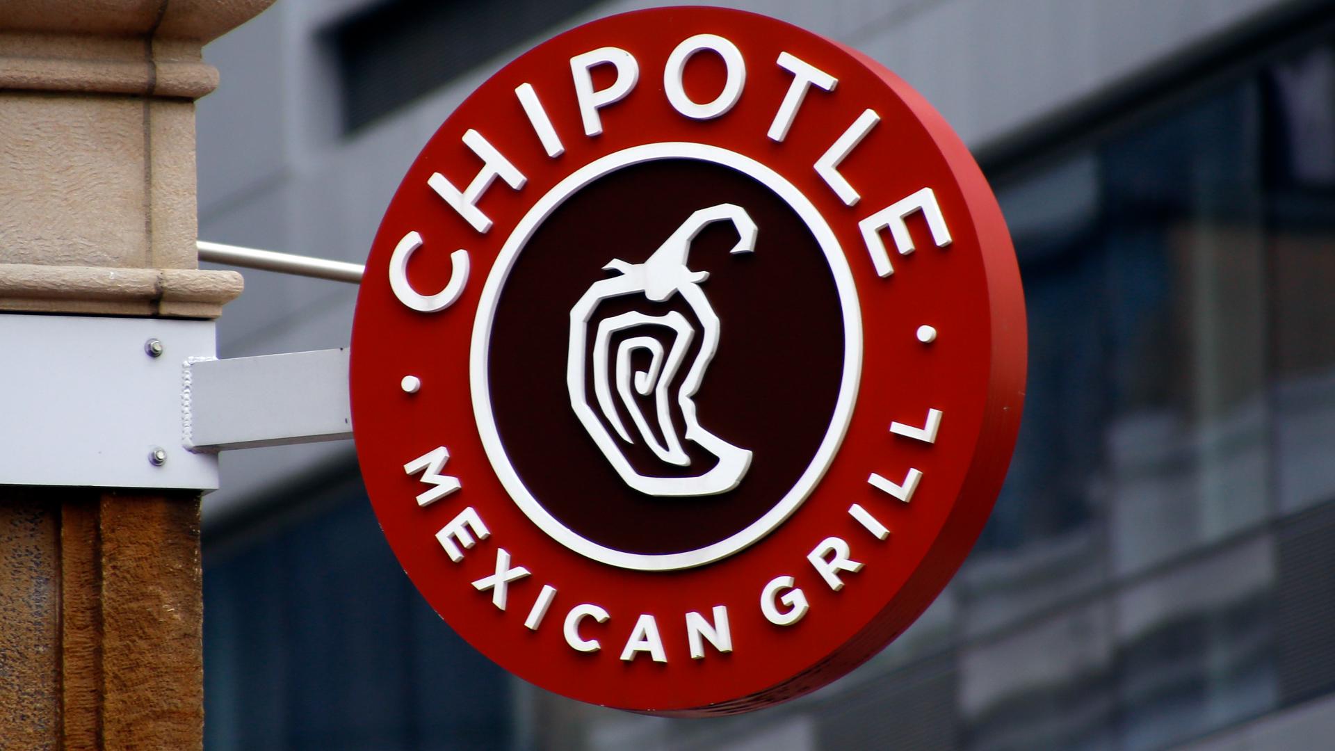 Chipotle offers BOGO deal to anyone wearing this in-store | khou.com