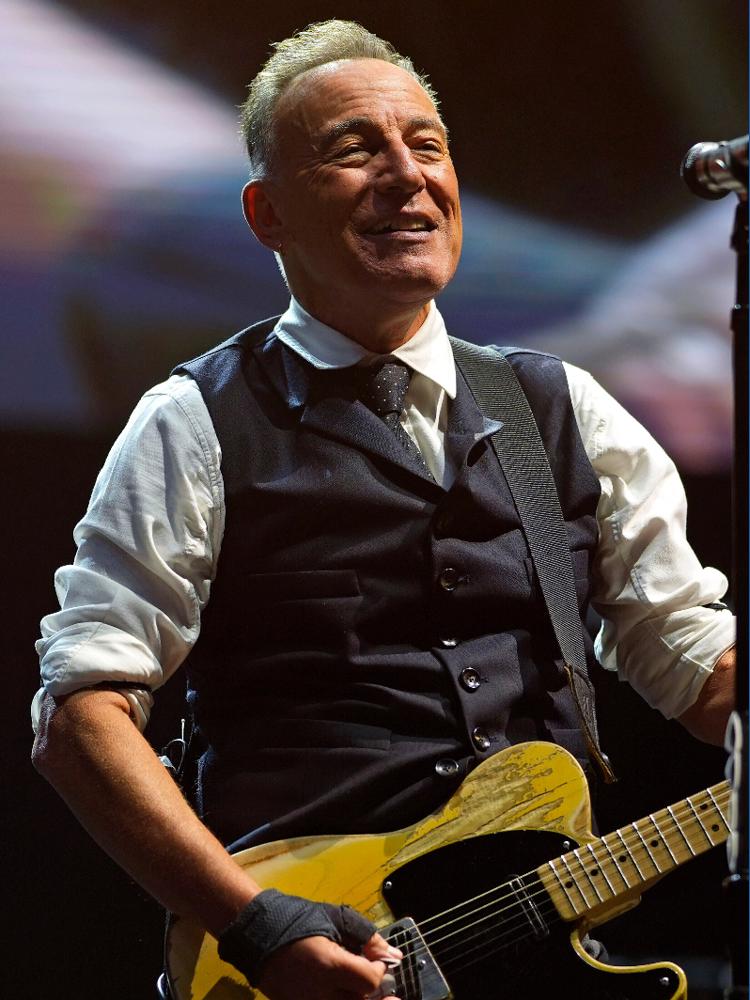 Bruce Springsteen announces 2026 ‘Land of Hope and Dreams’ tour | khou.com