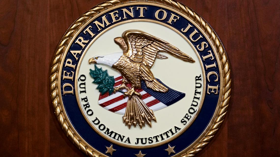 Ex-congressional employee accused of stealing 240 government cellphones ...