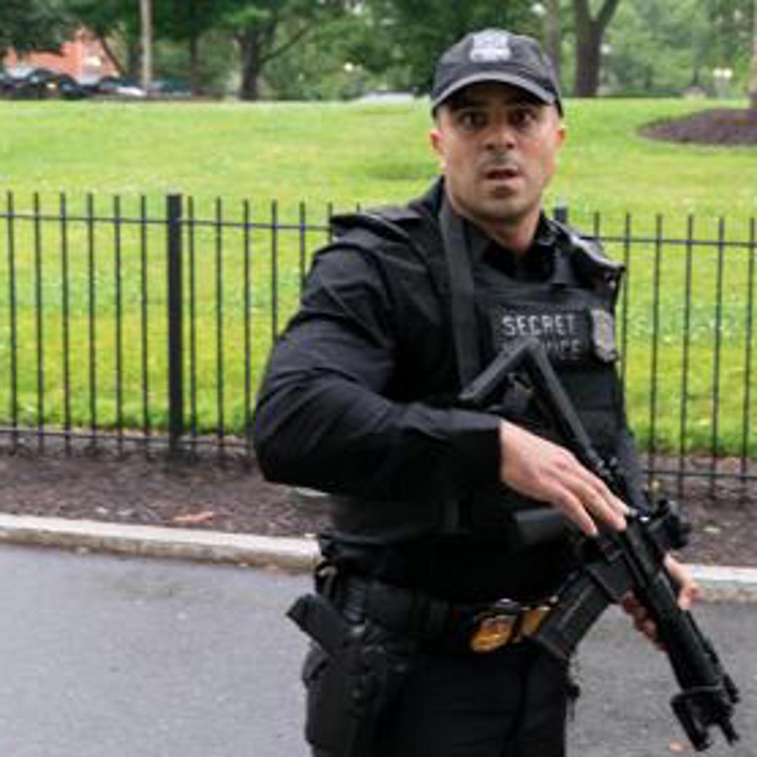 Gunman dead, bystander wounded as Secret Service responded to shots ...