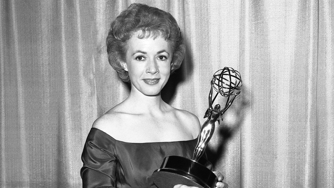 Piper Laurie, known for roles in 'Carrie' and 'The Hustler,' dies ...