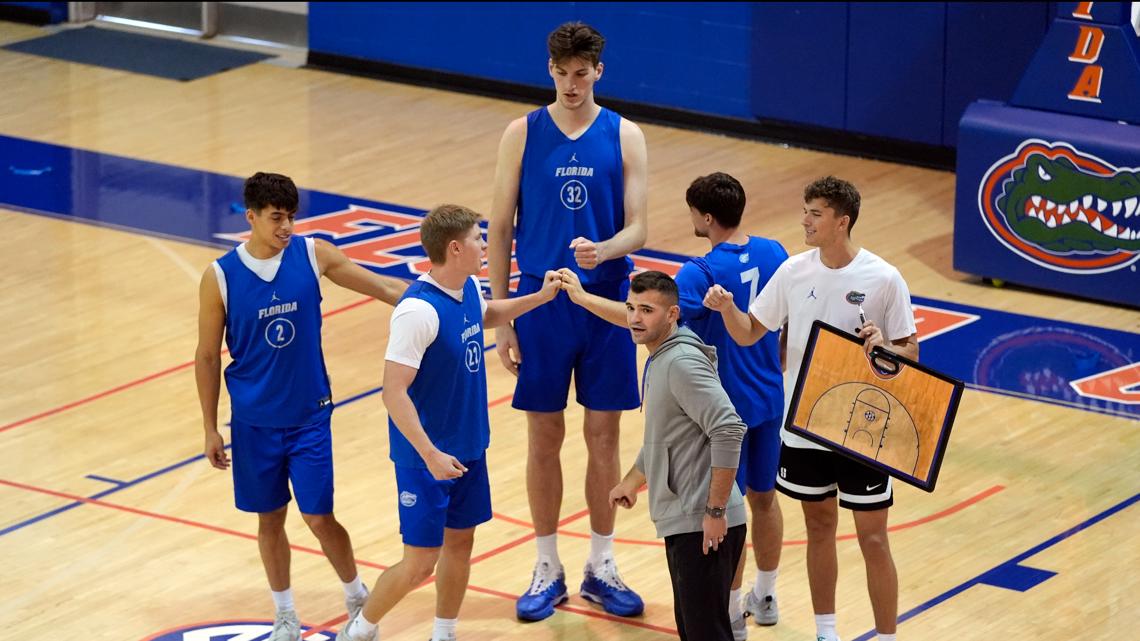 7-foot-9 Olivier Rioux plans to redshirt at Florida this season | khou.com
