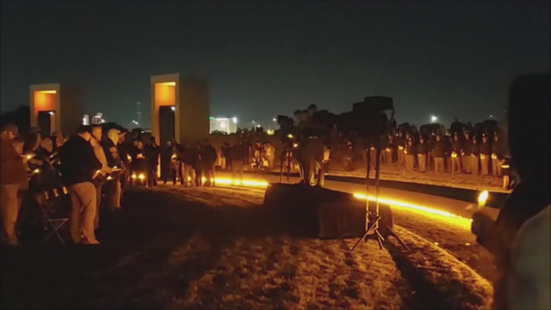 Aggies gather at Bonfire Memorial site to honor 20th anniversary | khou.com