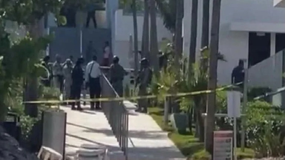 One dead in drug raid at Cancún resort as spring breakers watch in ...