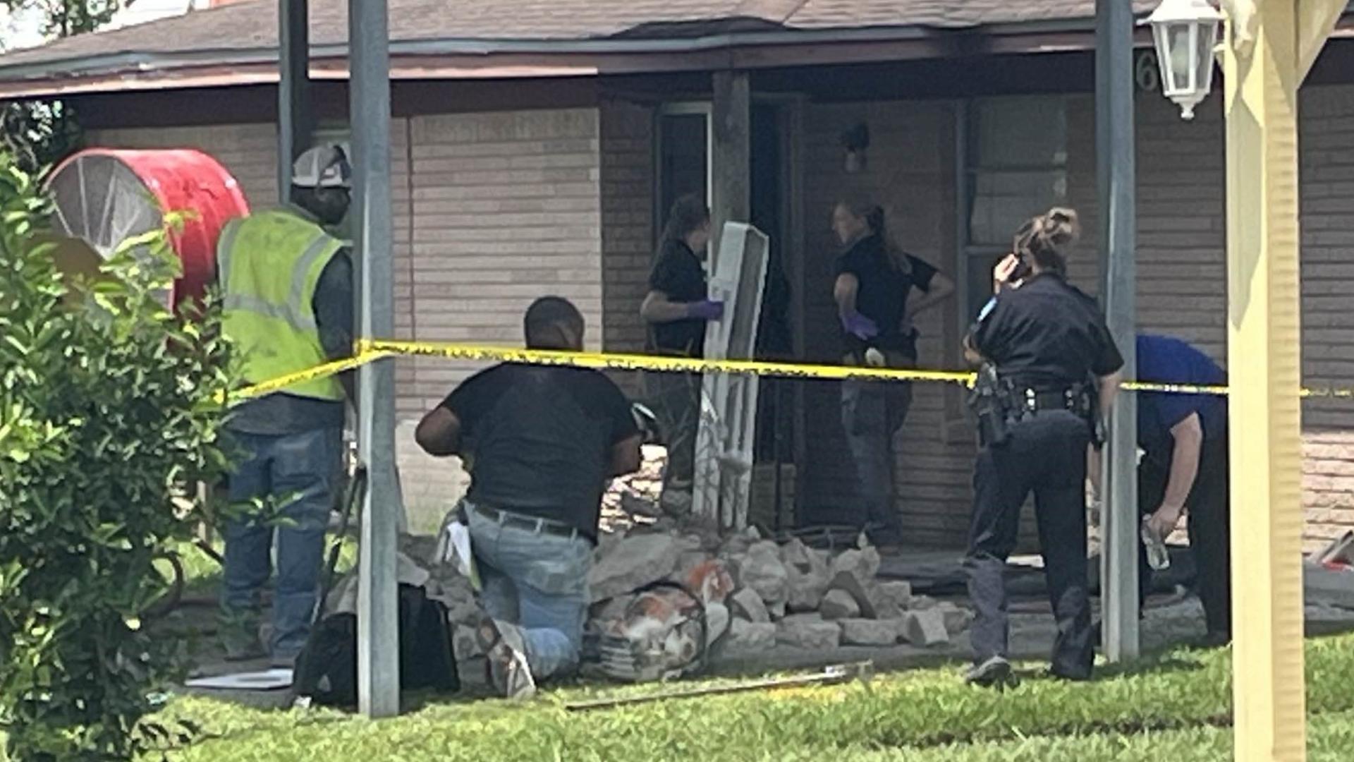 Beaumont cops serve search warrant 1999 case of missing woman | khou.com