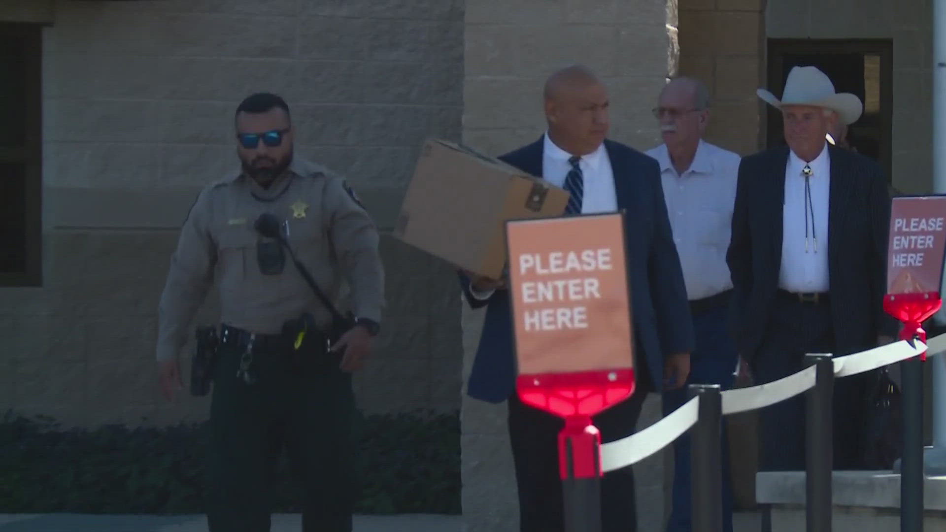 Former chief of police in Uvalde loses bid to drop charges | khou.com