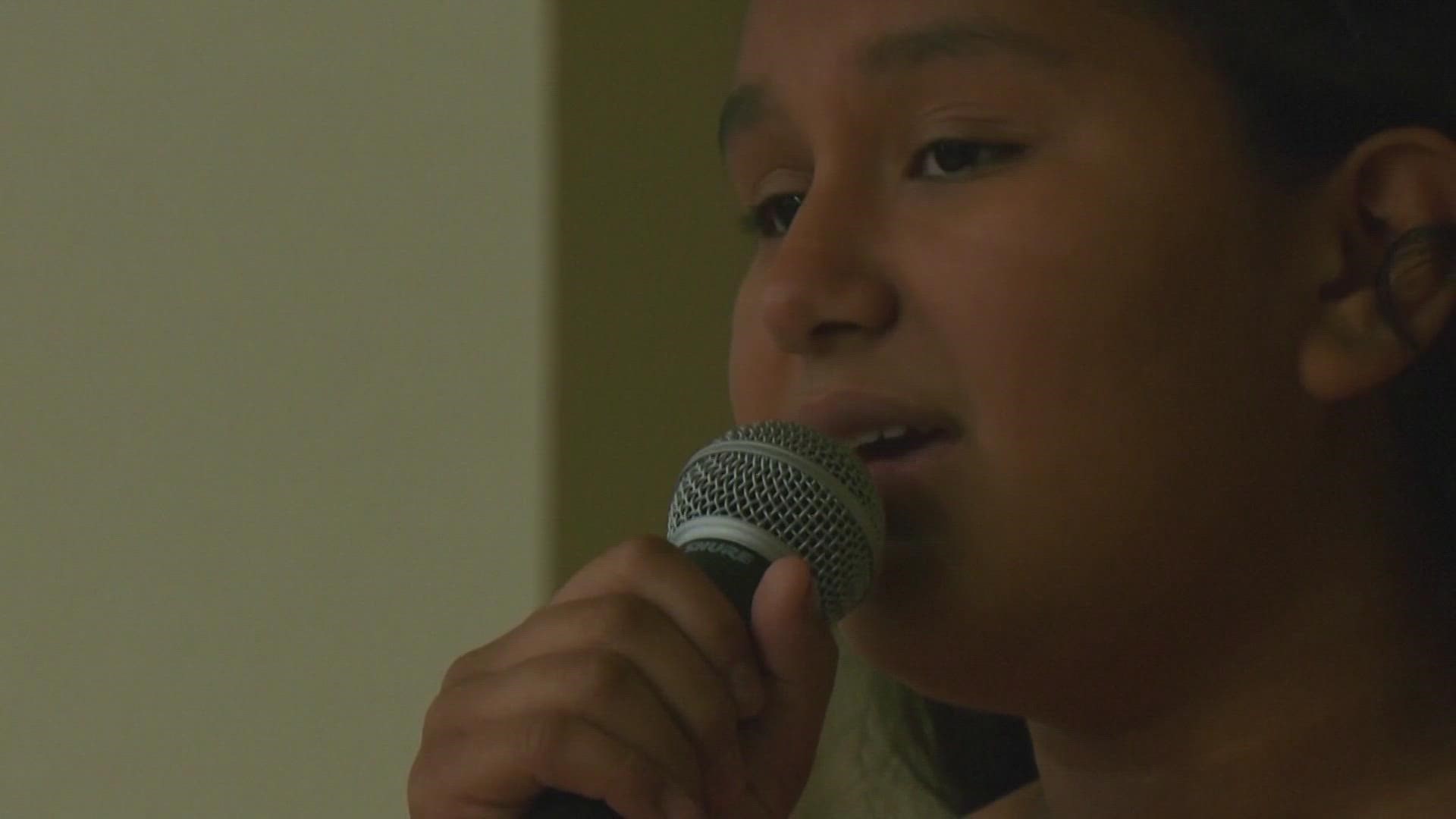Uvalde 11-year-old sings in honor of friend killed in shooting | khou.com