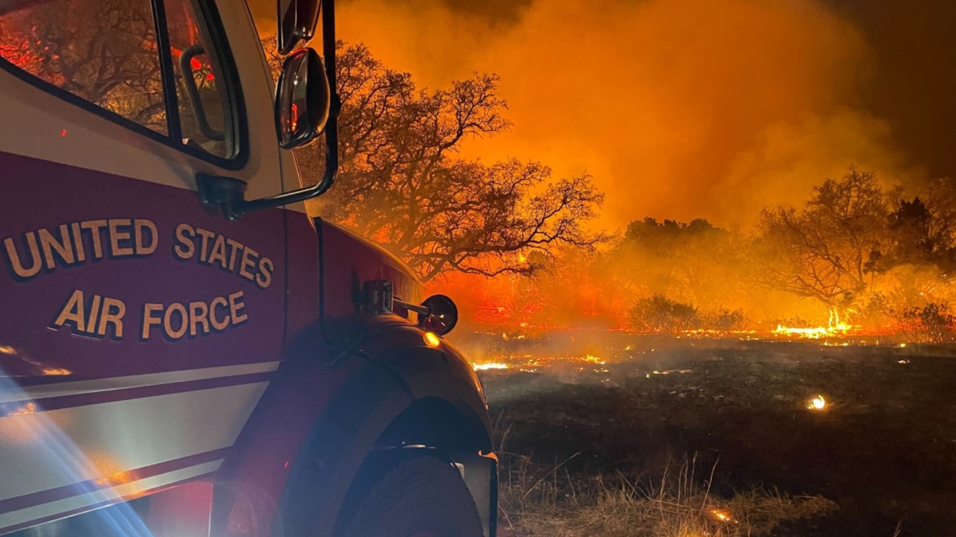 San Antonio, Texas fire: Camp Bullis brush fire burns 4,000 acres ...