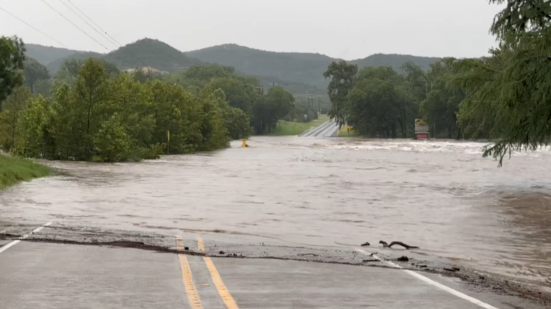 Frio River floods Uvalde County, evacuations underway | khou.com