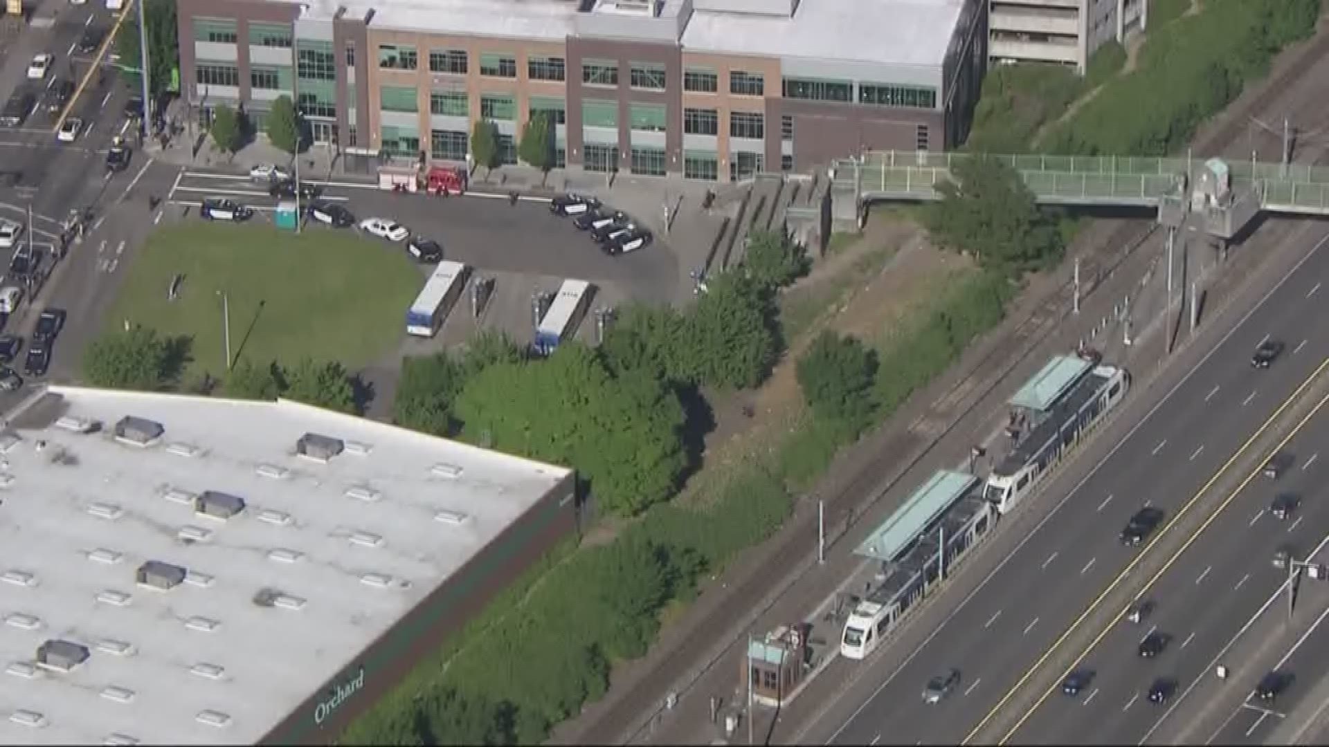 Police: 2 killed in MAX train stabbing after suspect bullies Muslim ...