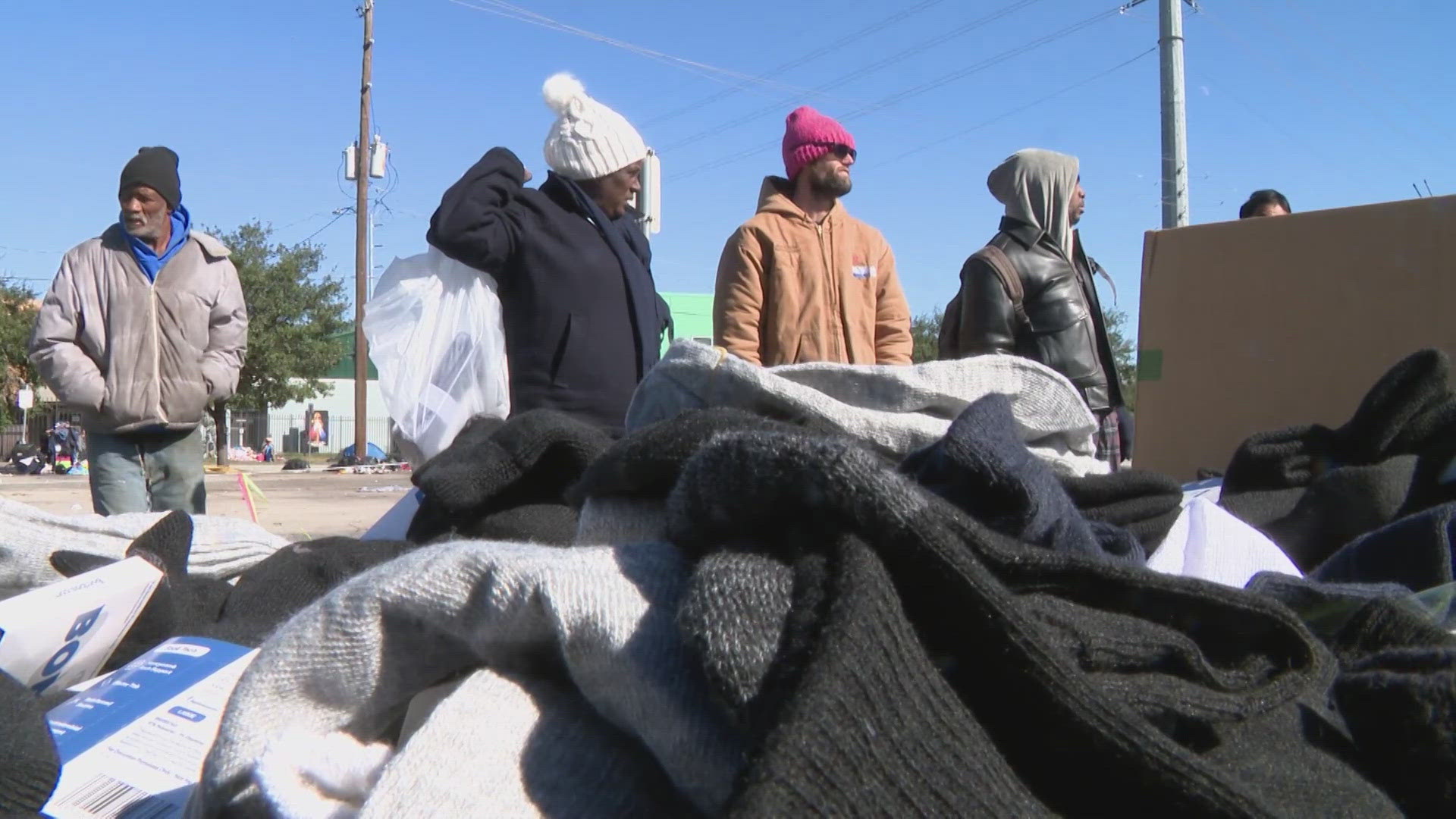 Star of Hope helps Houston's homeless community amid cold weather ...