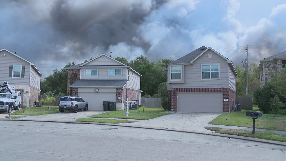 KHOU 11 Team Coverage: Bacliff neighbors deal with ash and smoke as ...