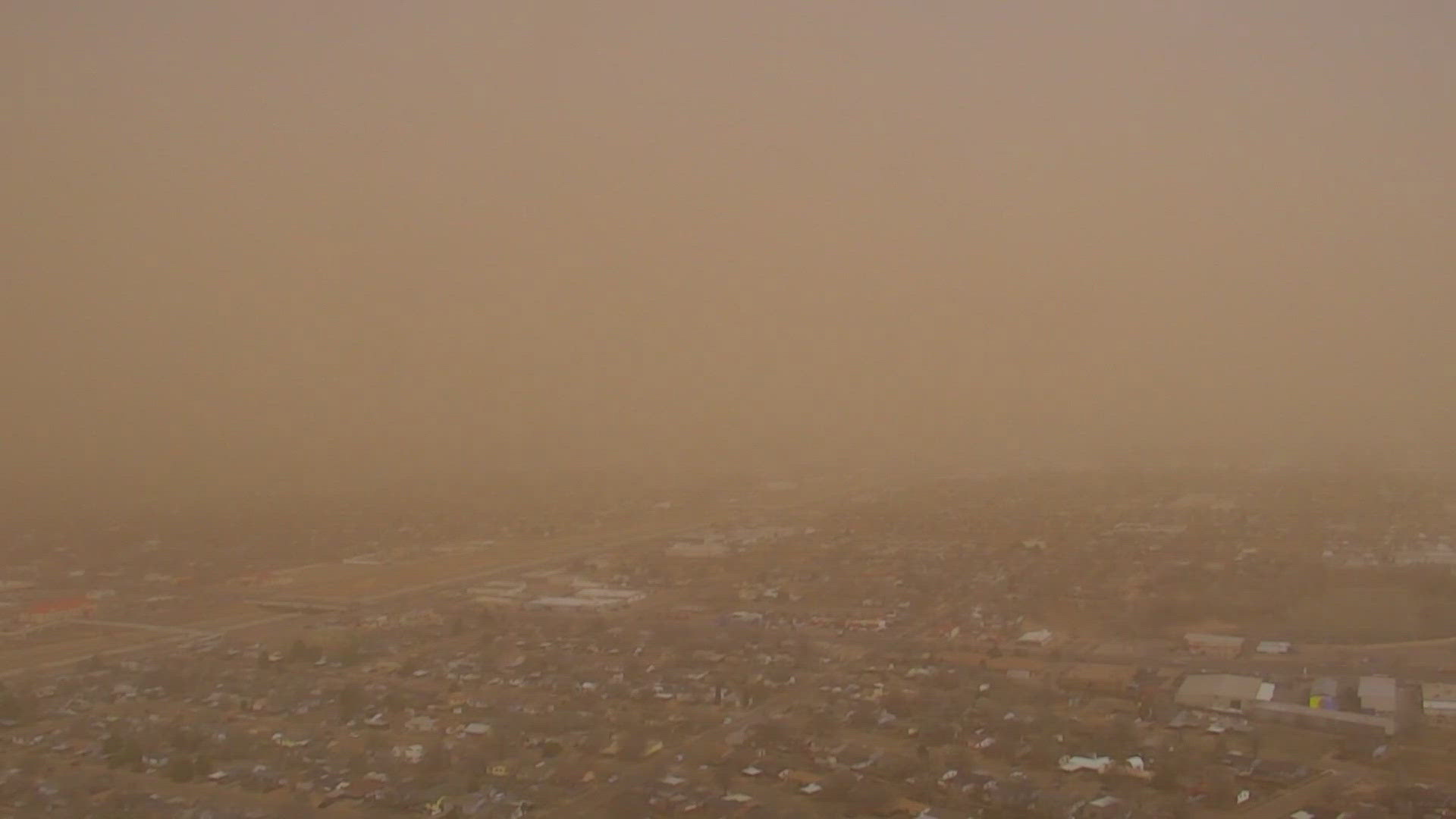 Strong winds and dust take over Lubbock, Texas | khou.com
