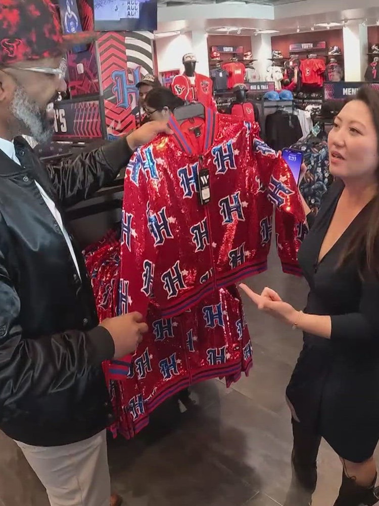 Newly released Uvalde video shows when officers entered classroom ...