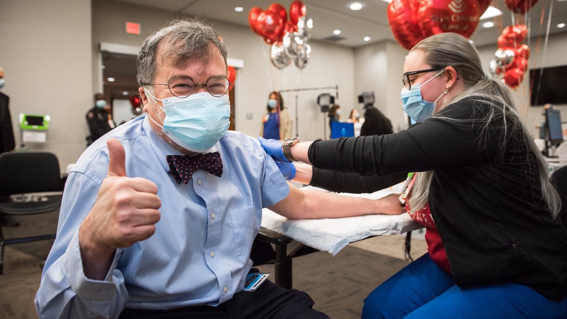 Dr. Peter Hotez receives first dose of COVID-19 vaccine | khou.com