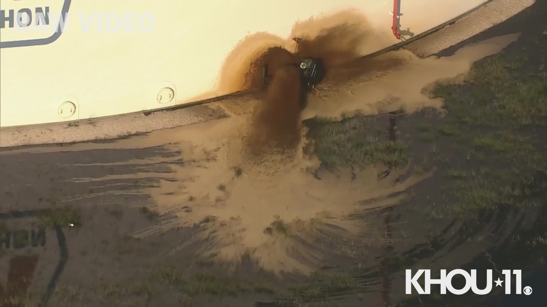 RAW VIDEO | Crude oil leaks from tank at Marathon Petroleum facility in ...