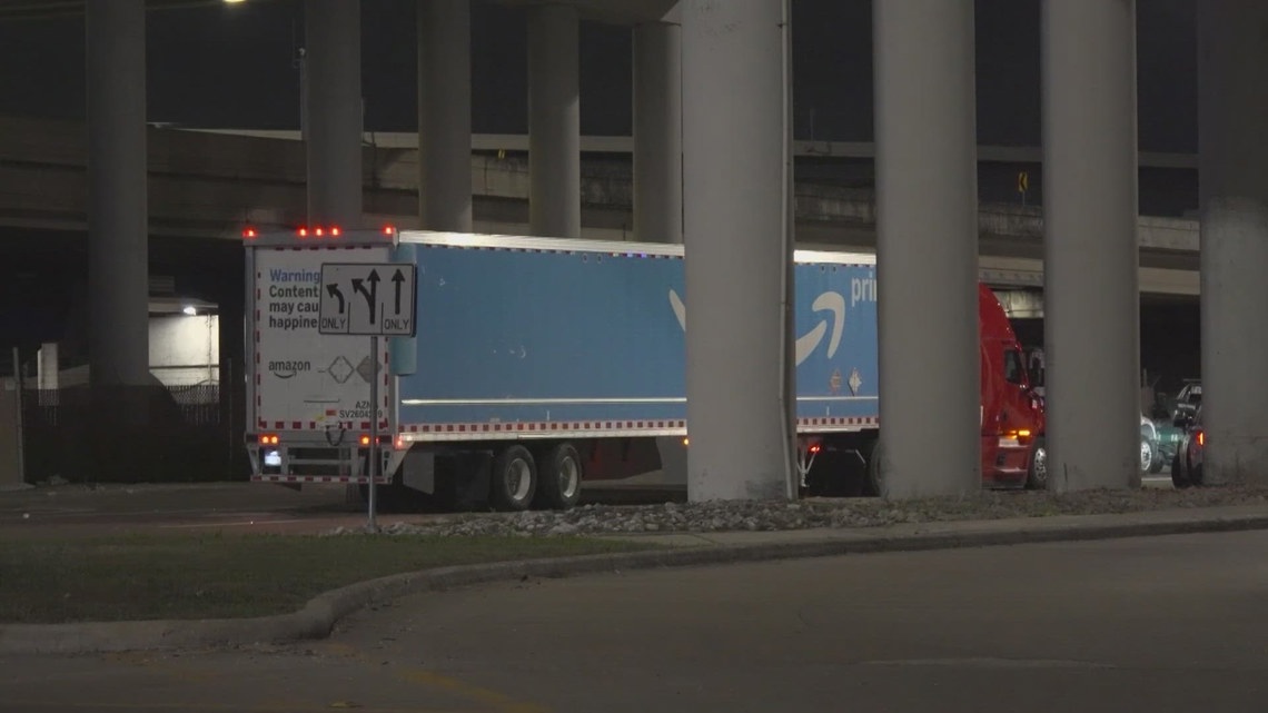HCSO: Amazon truck driver runs red light in south Harris County ...