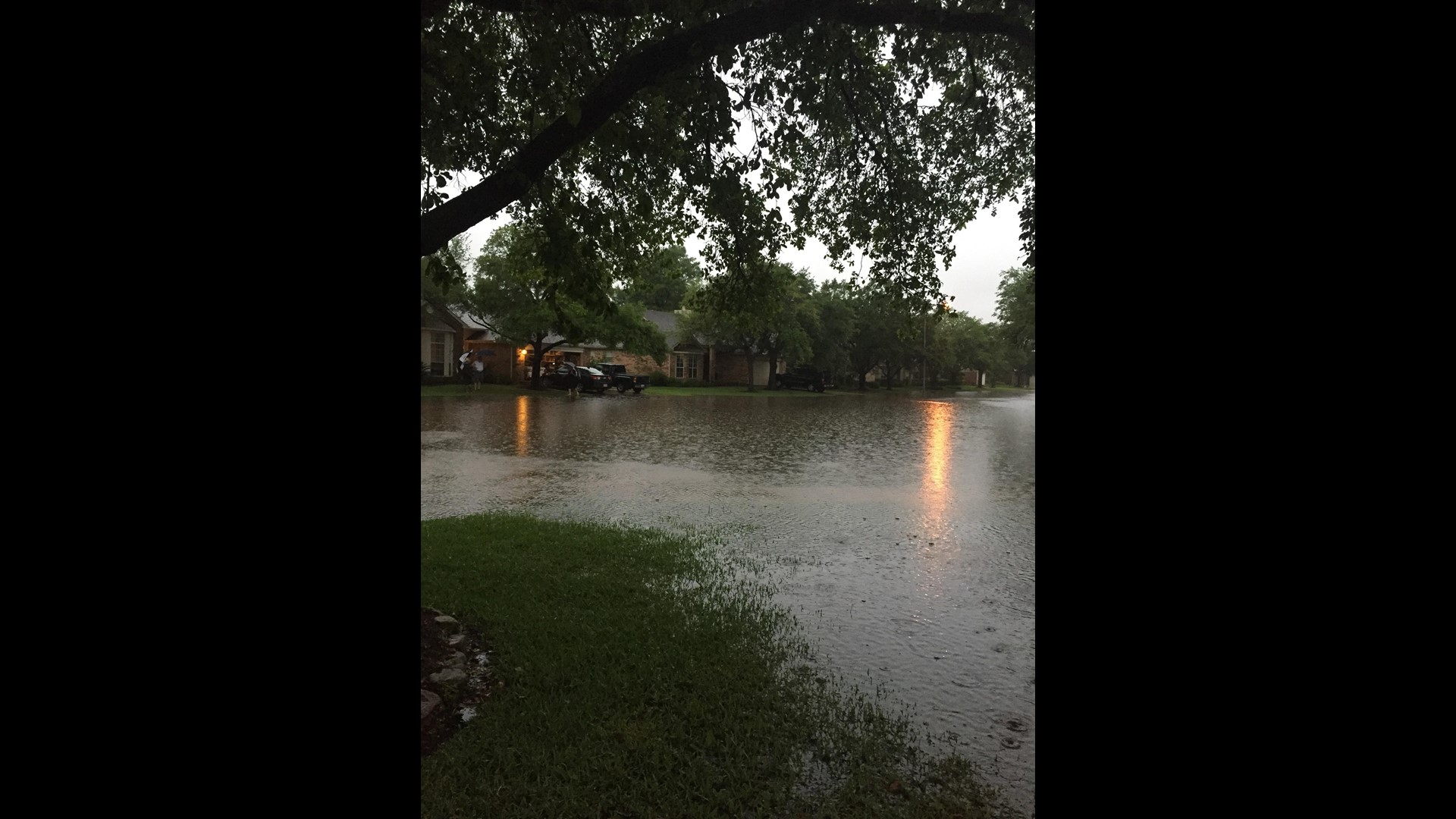 Relentless rain causes historic flash flooding across Houston | khou.com