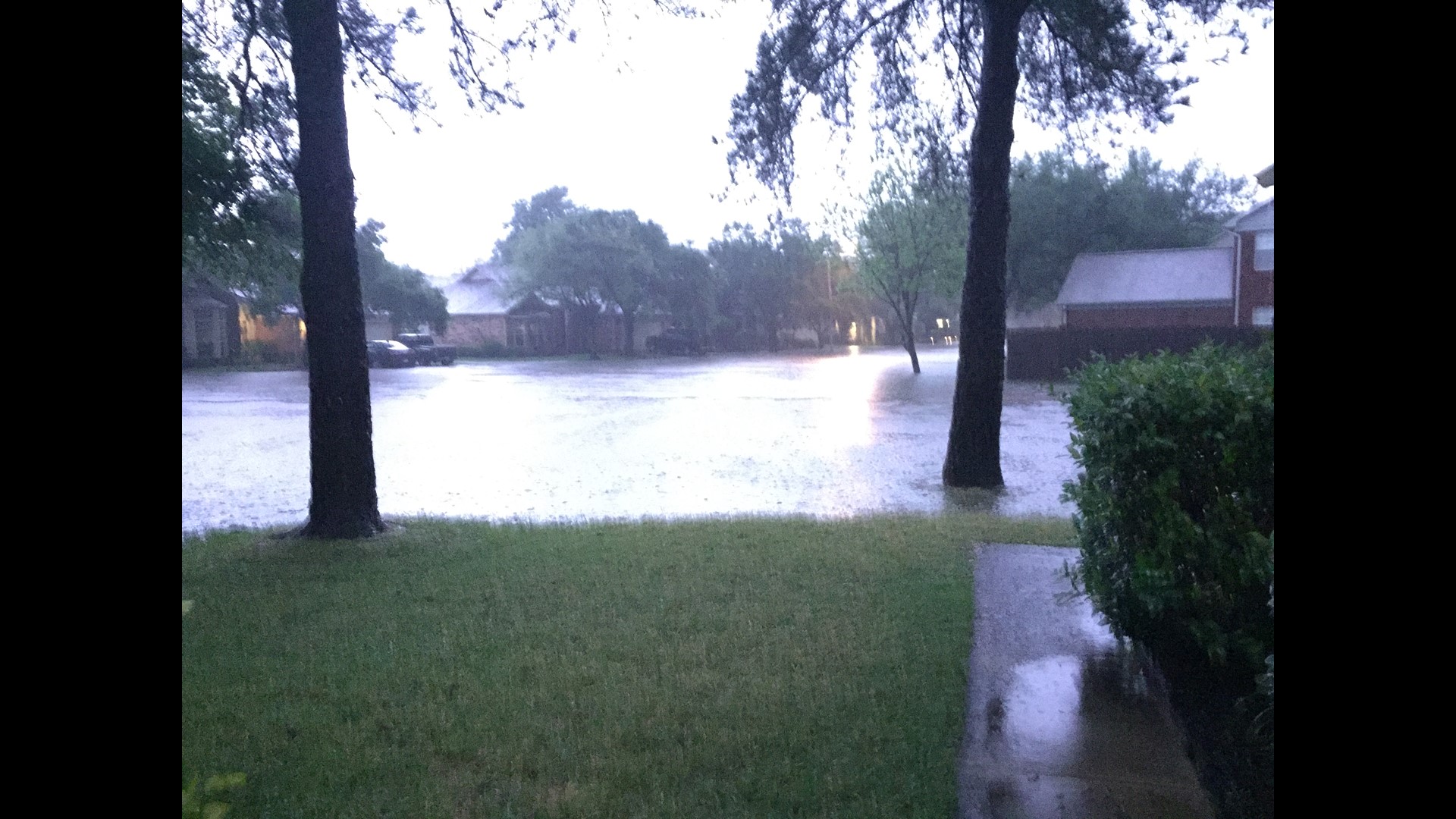 Relentless rain causes historic flash flooding across Houston | khou.com