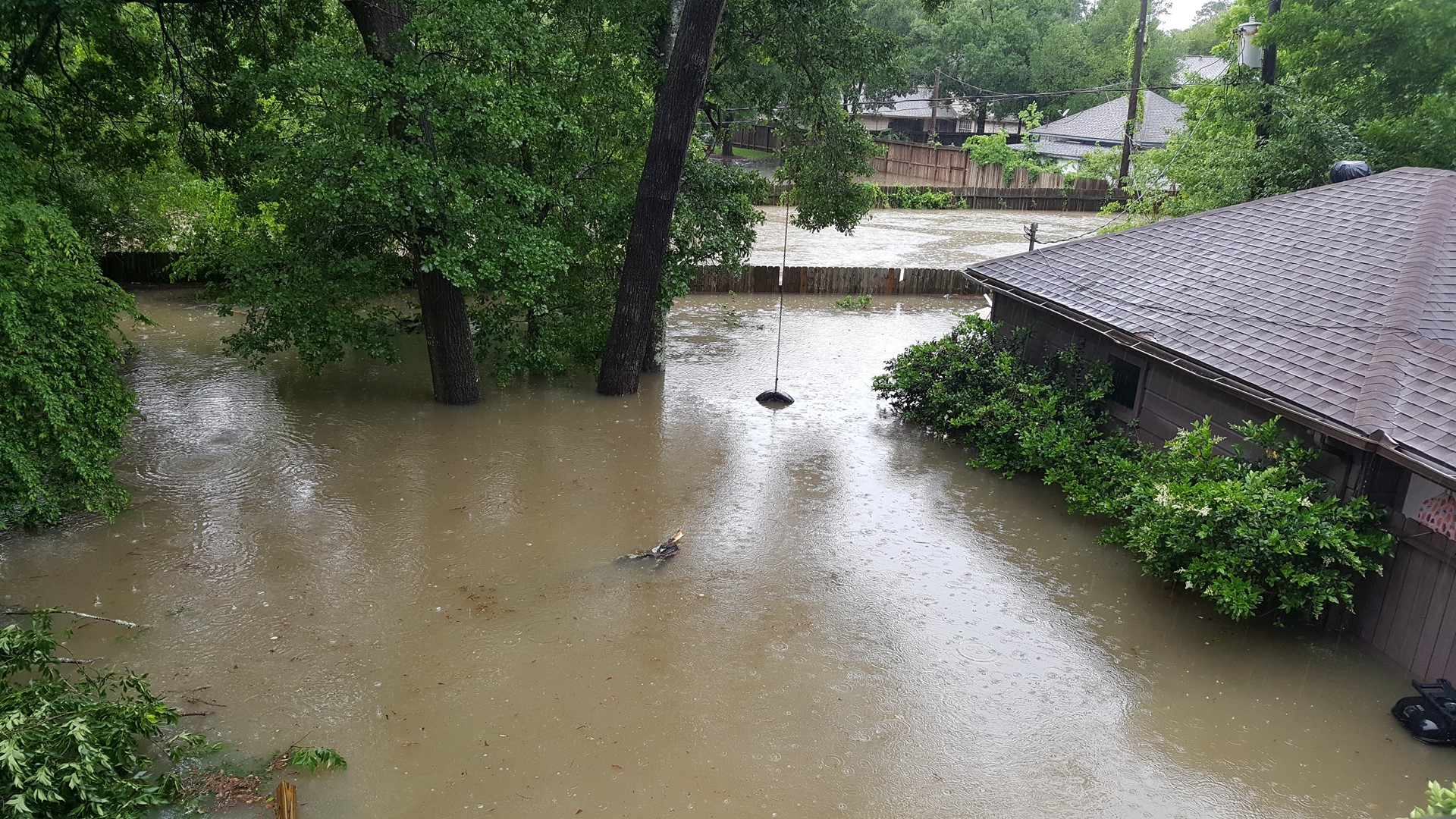 Relentless rain causes historic flash flooding across Houston | khou.com