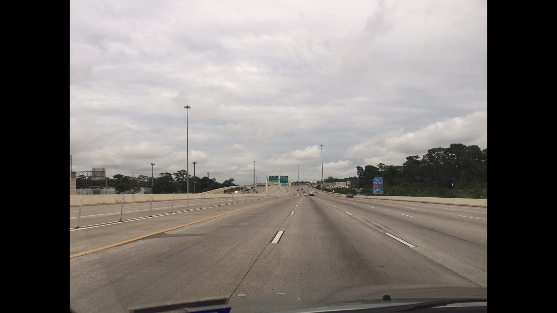 Relentless rain causes historic flash flooding across Houston | khou.com