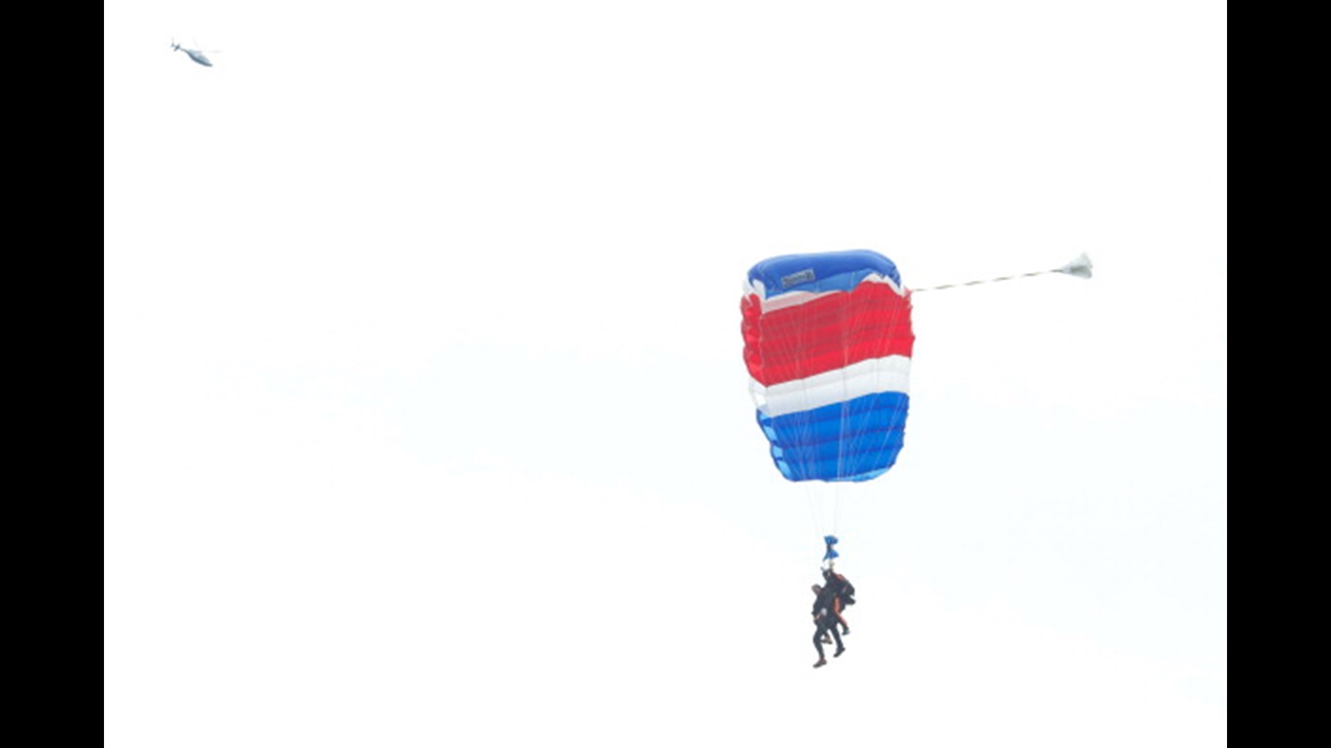 Photos: President Bush skydives for 80th, 90th birthdays | khou.com
