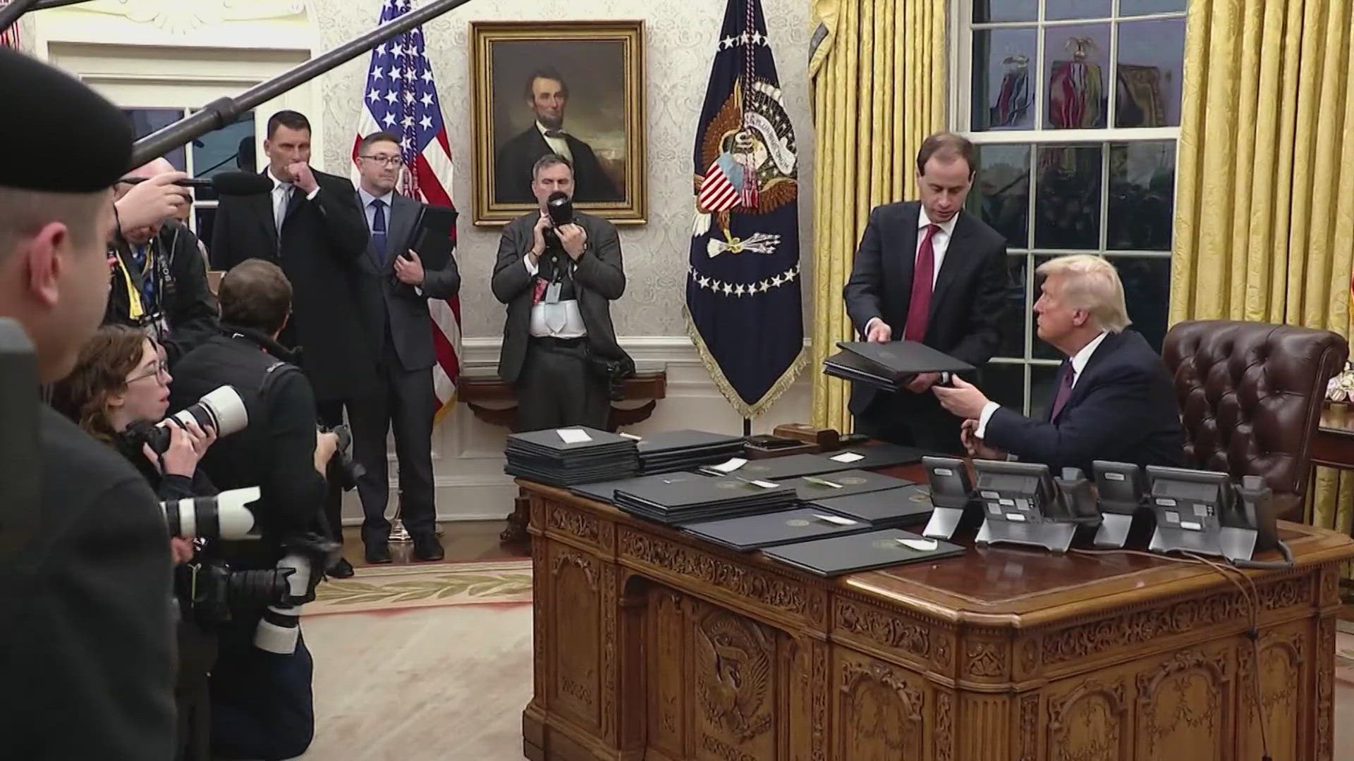 Trump's plan for federal workers to resign has been temporarily blocked by judge | khou.com