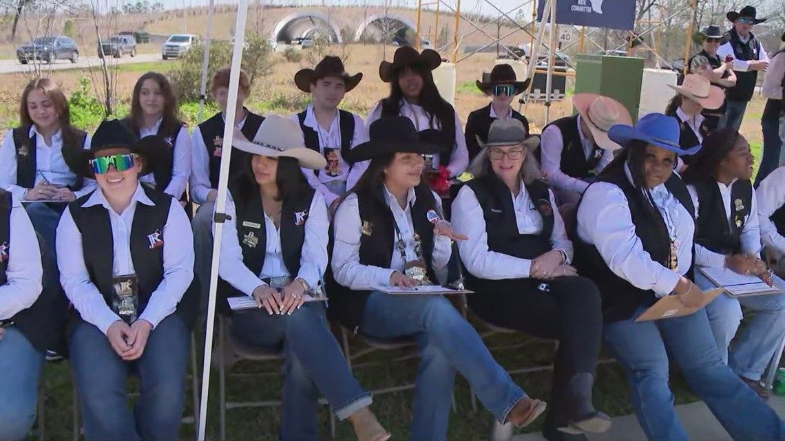 Rodeo trail riders head to Memorial Park ahead of Saturday's parade ...