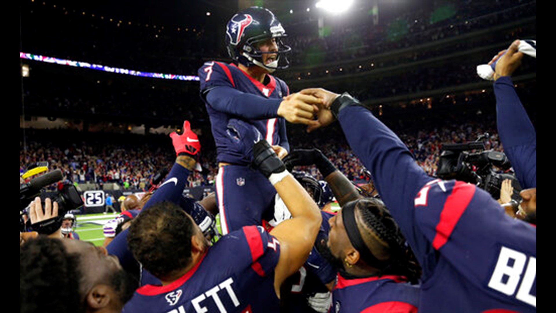 Houston sports bars showing the Texans game Sunday | khou.com