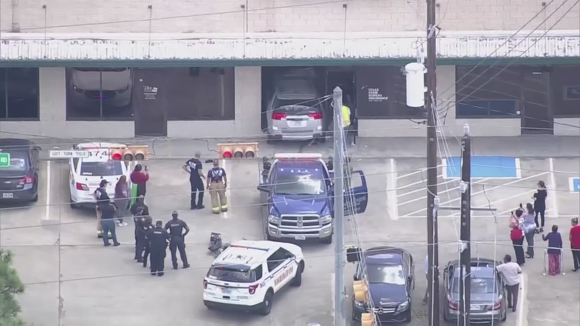 HCSO: No serious injuries after SUV crashes into insurance storefront ...