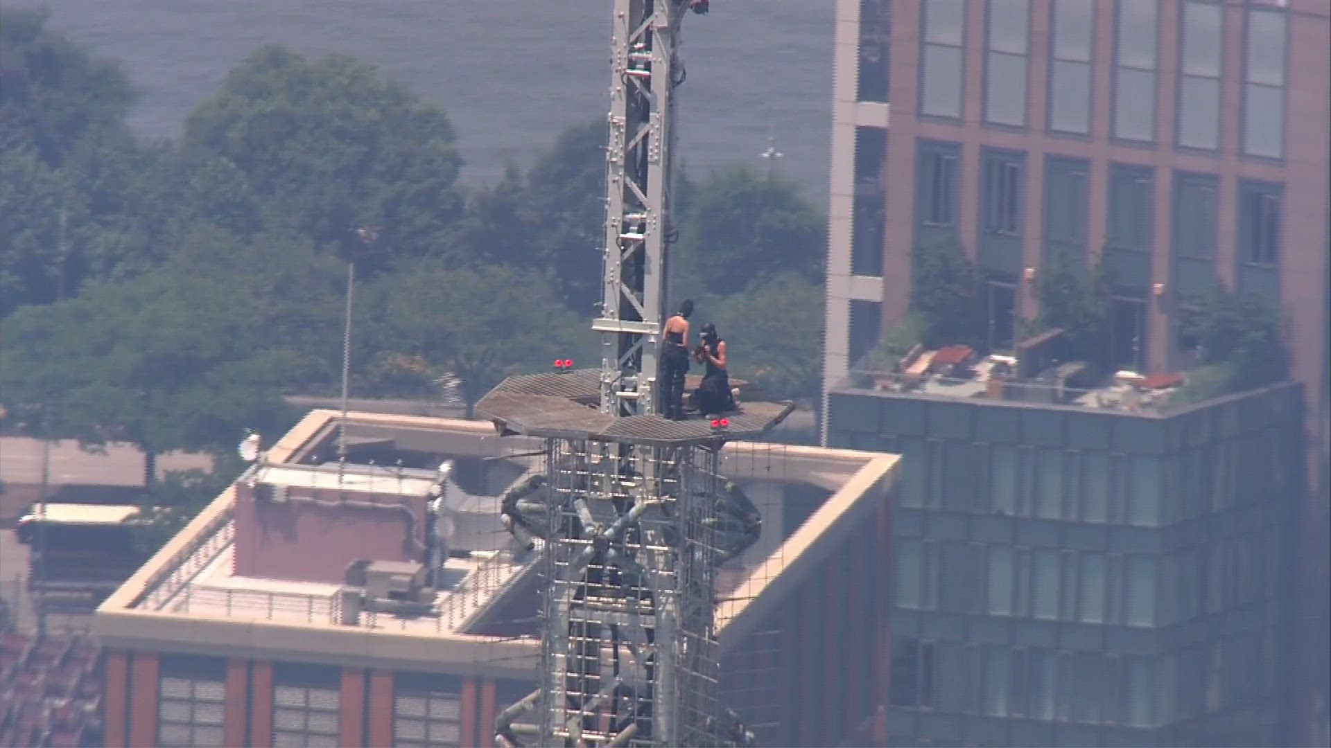 Empire State Building climbers: 1 person proposes after the two scale ...