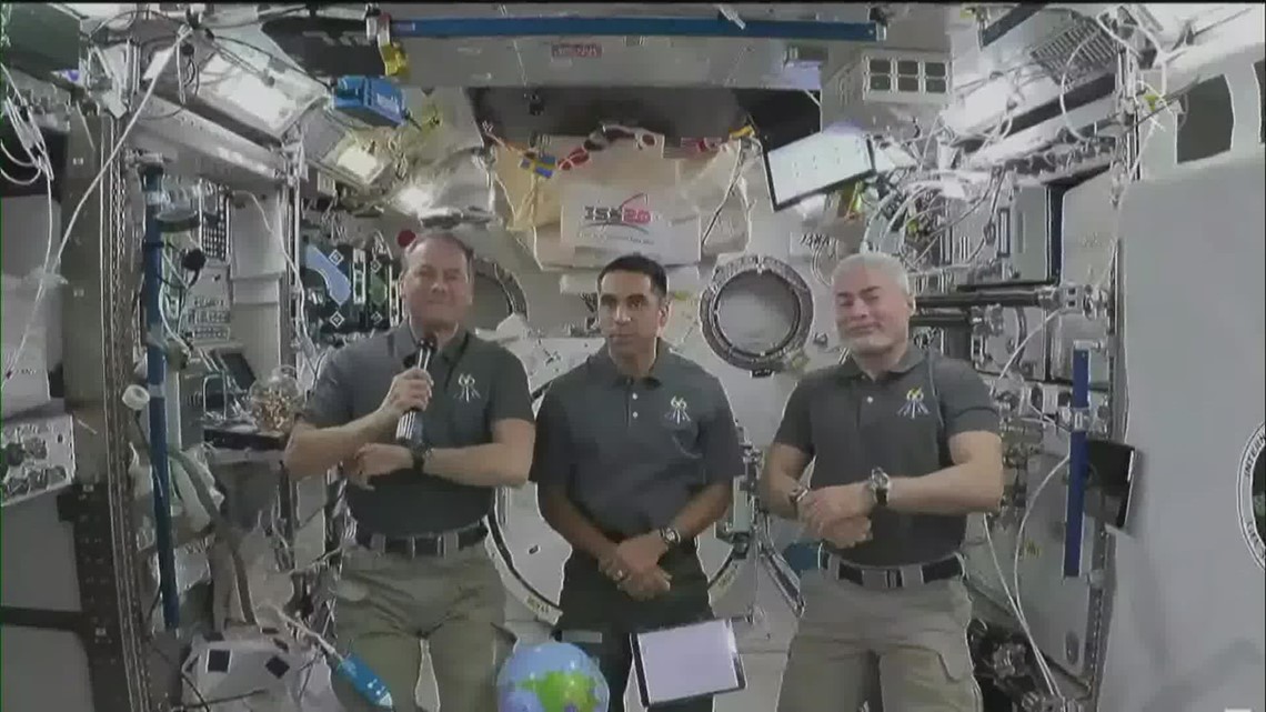 NASA astronauts chat live with HISD students while in orbit | khou.com