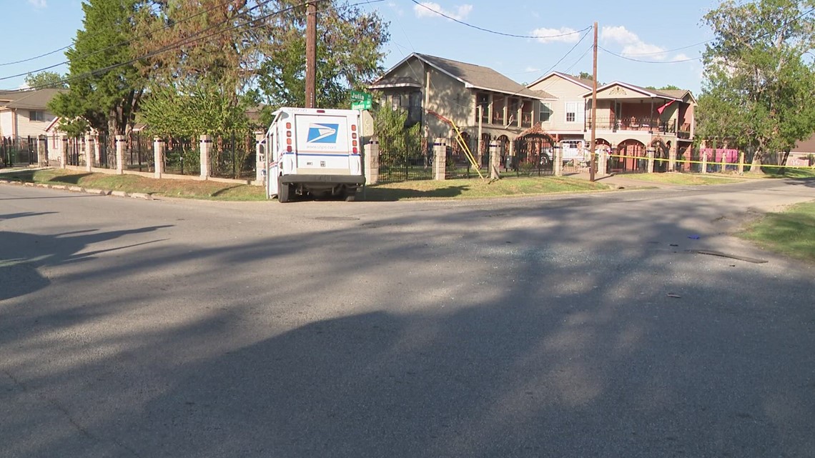 USPS releases statement after postal worker killed in hit-and-run crash ...