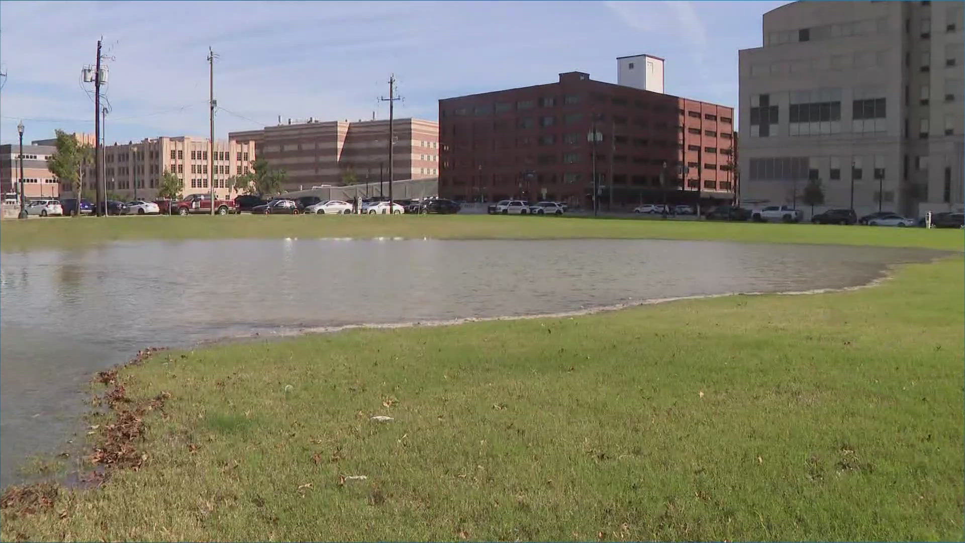 Downtown Houston water leak leads to flooding | khou.com