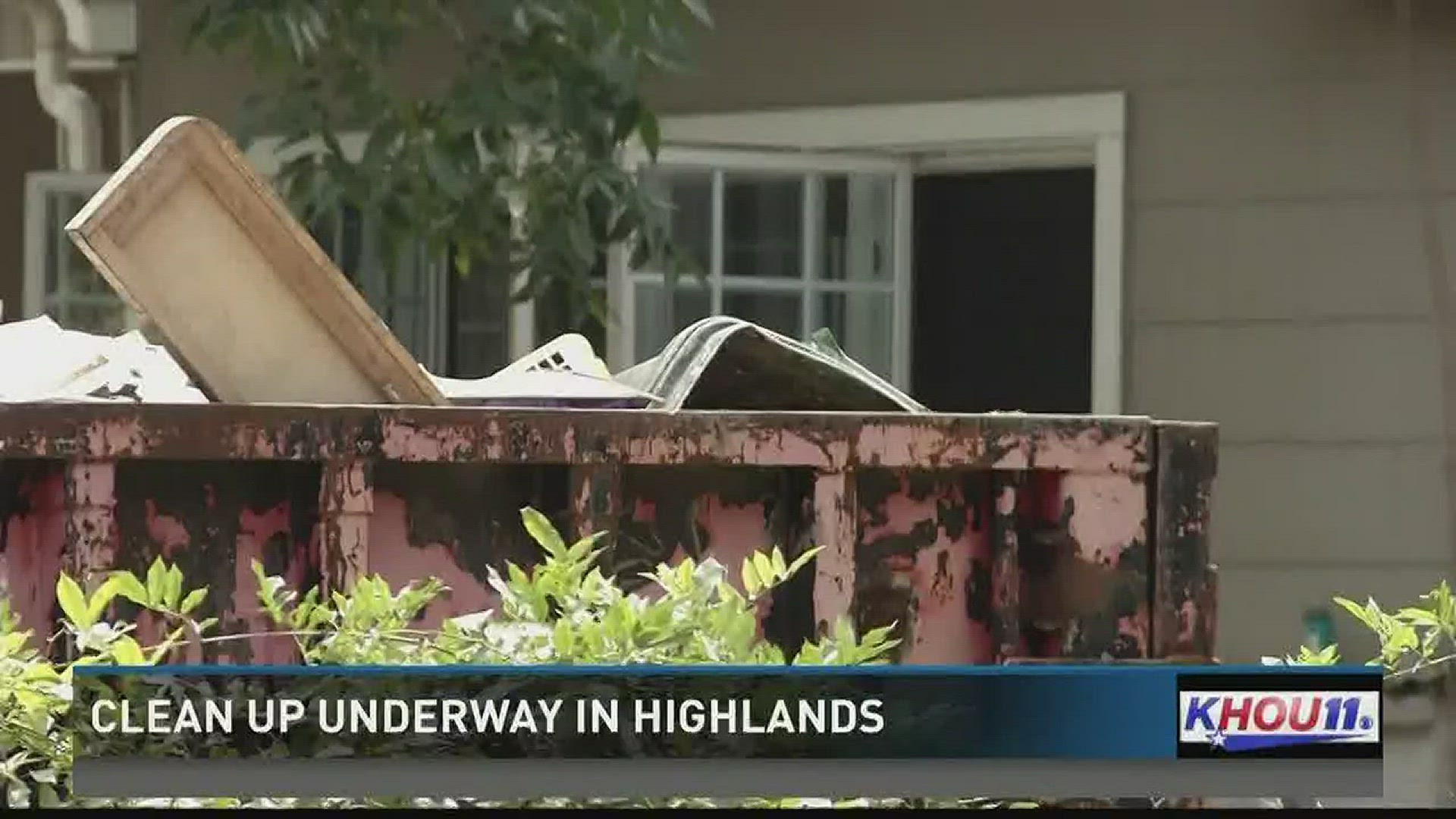 Highlands residents want EPA to examine flooded Superfund site | khou.com