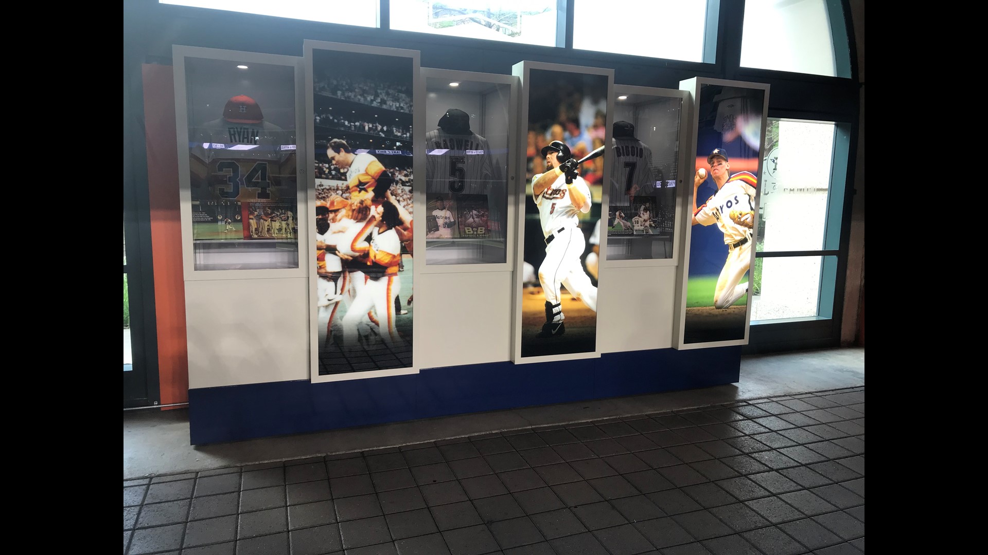 It's a sight to see! Houston Astros unveil their new Hall of Fame ...