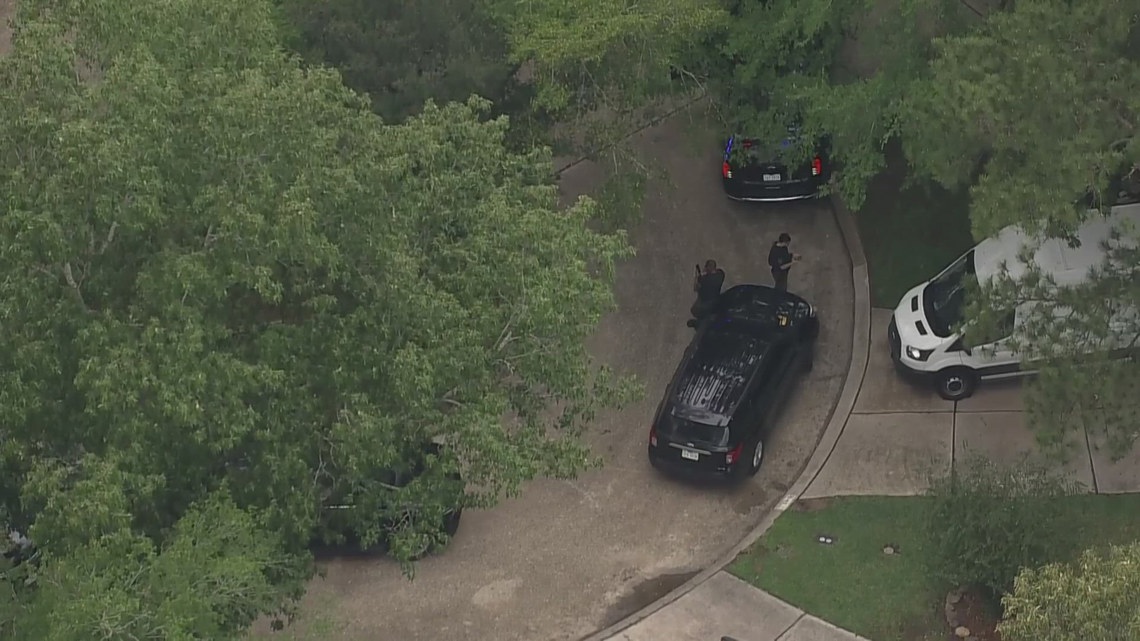 FBI raiding home in The Woodlands | khou.com