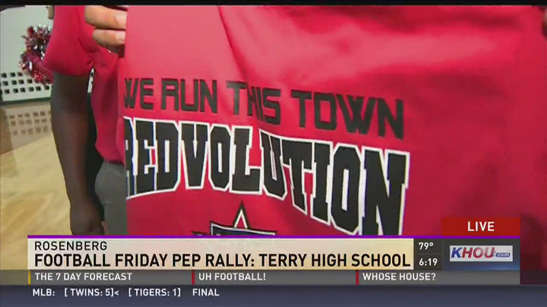 Football Friday: Loud and proud at B.F. Terry High | khou.com