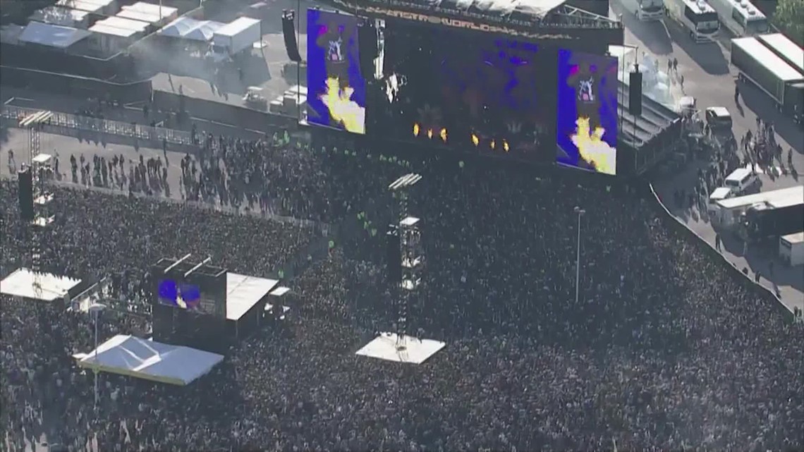 Travis Scott fans filling NRG for Astroworld Festival | khou.com