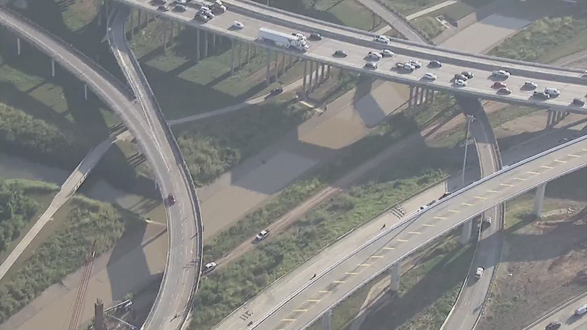 Body spotted in Houston’s White Oak Bayou near Taylor Street | khou.com