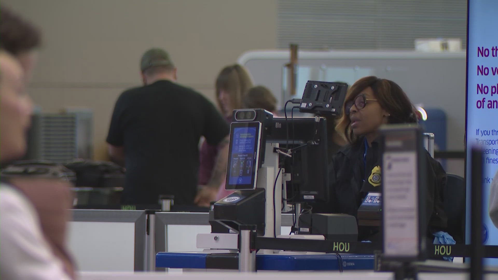 Houston airport TSA delays: Staffing shortages impact Hobby | khou.com