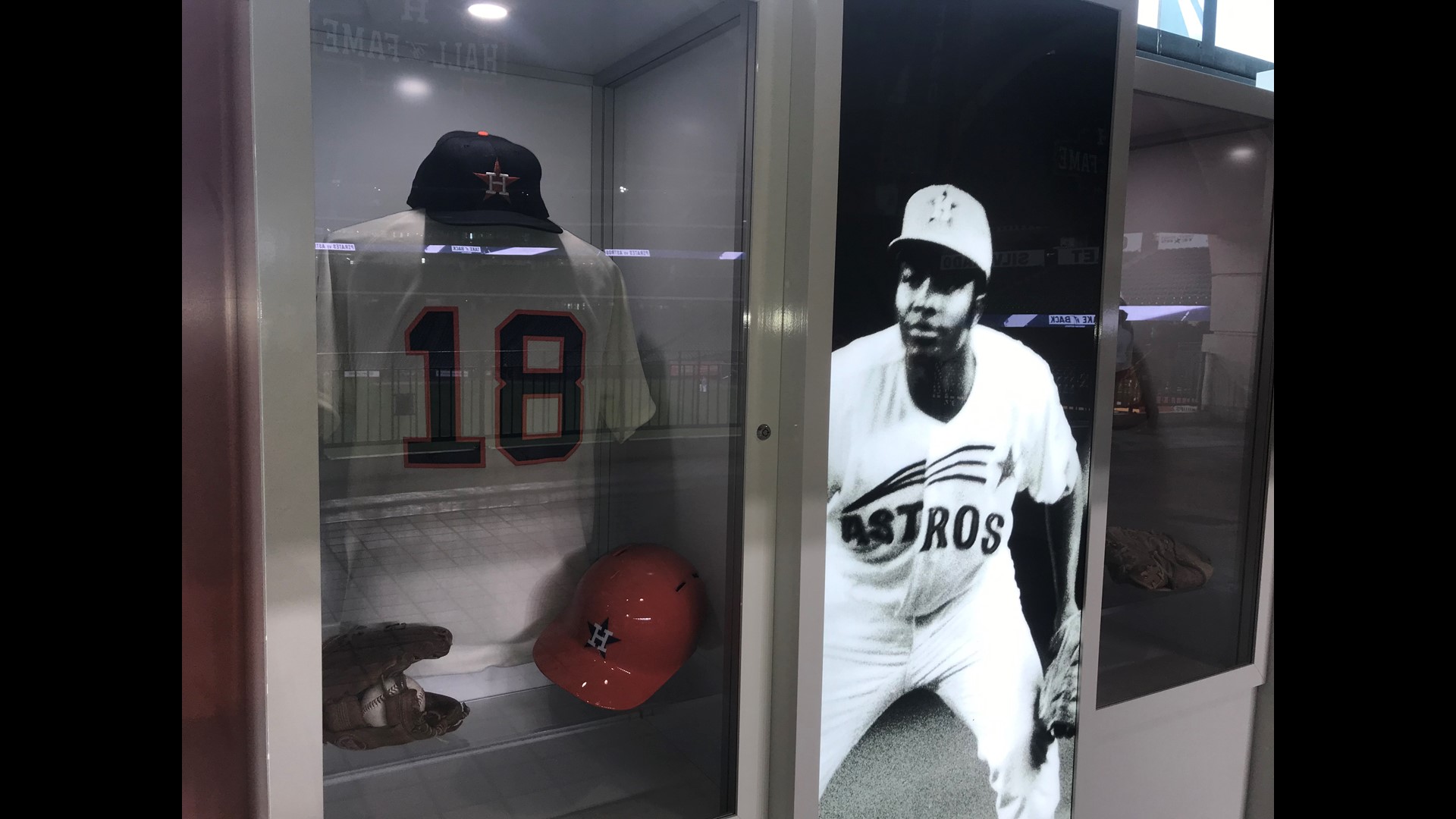 It's a sight to see! Houston Astros unveil their new Hall of Fame ...