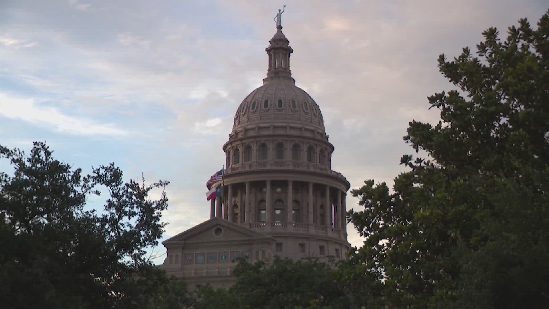 Reaction to Texas Democrats leaving state to block GOP maps | khou.com