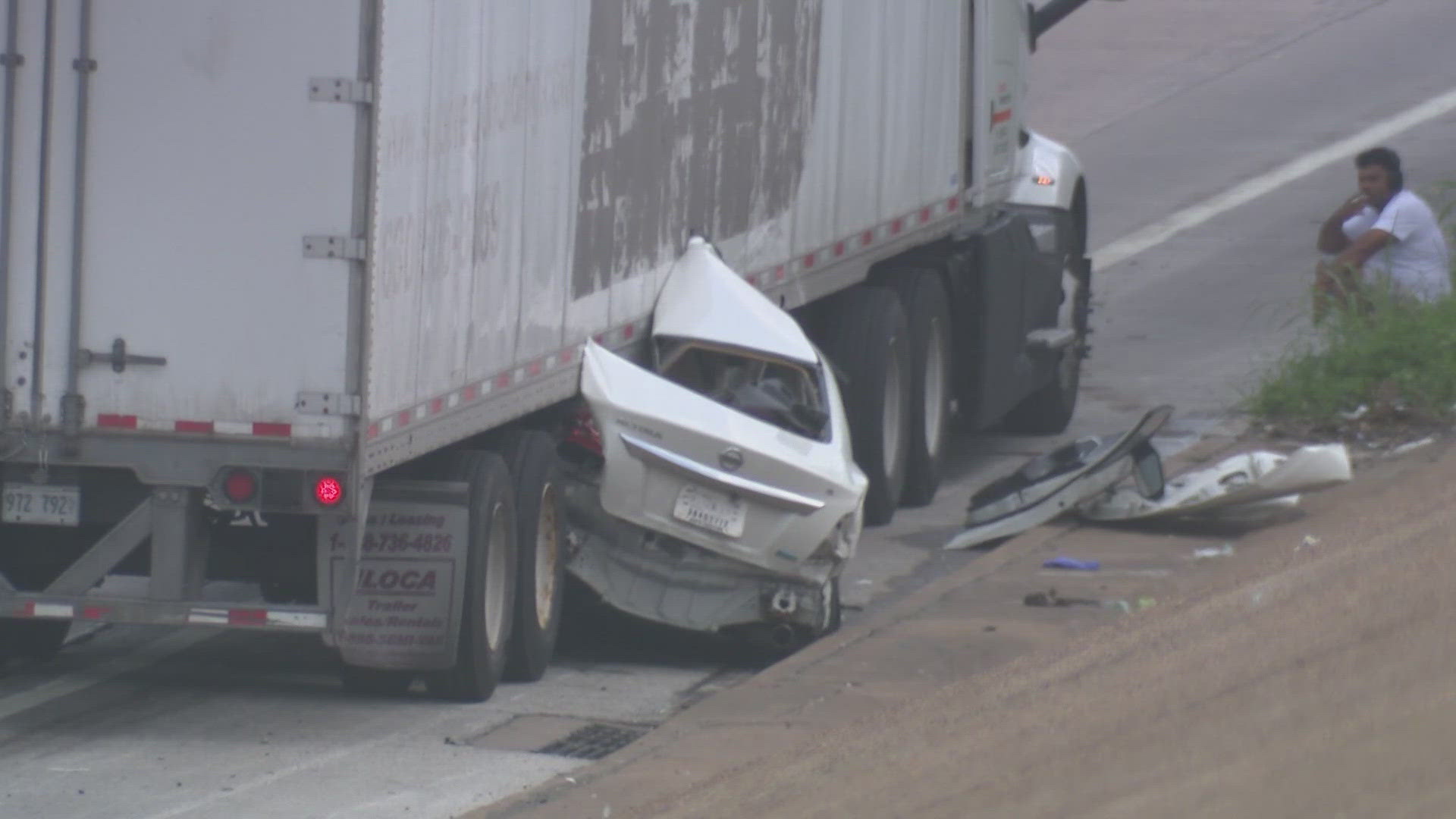 Judge dismisses human smuggling charges against Kilmar Abrego Garcia ...
