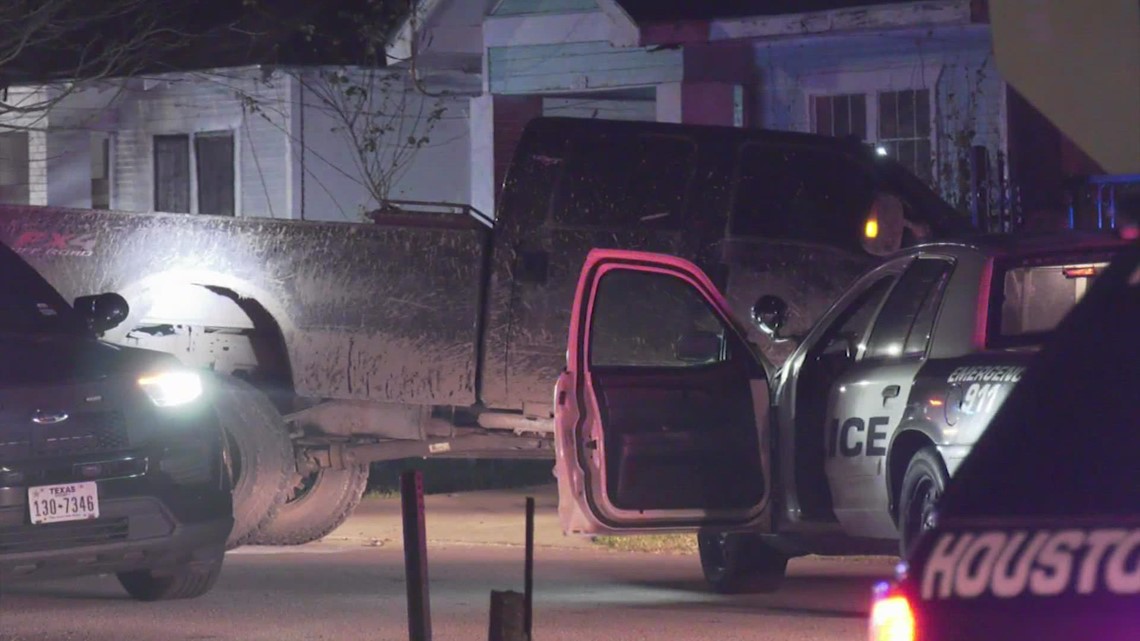 Chase leads to SWAT standoff in Second Ward area | khou.com