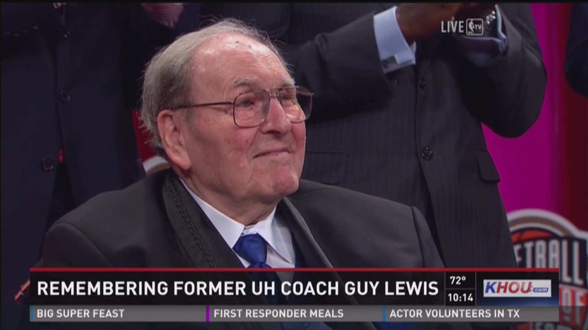 Hall of Fame UH coach Guy Lewis dies at 93 | khou.com