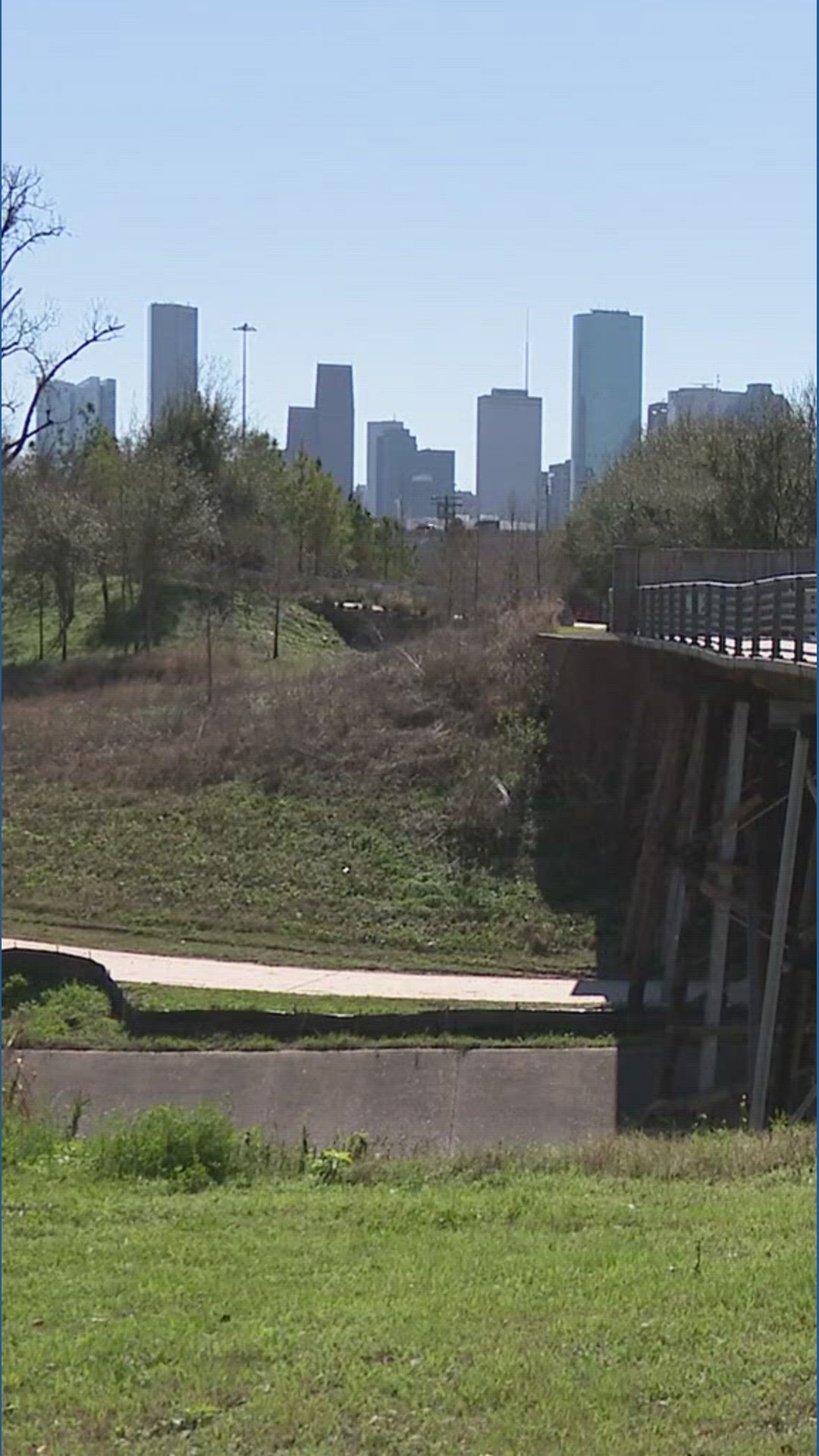 Popular Houston Heights pedestrian bridge repairs delayed again | khou.com