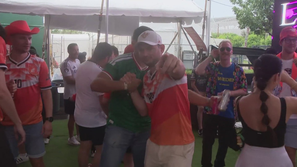 Rain cuts Houston FIFA Fan Festival short, but fans keep the party ...